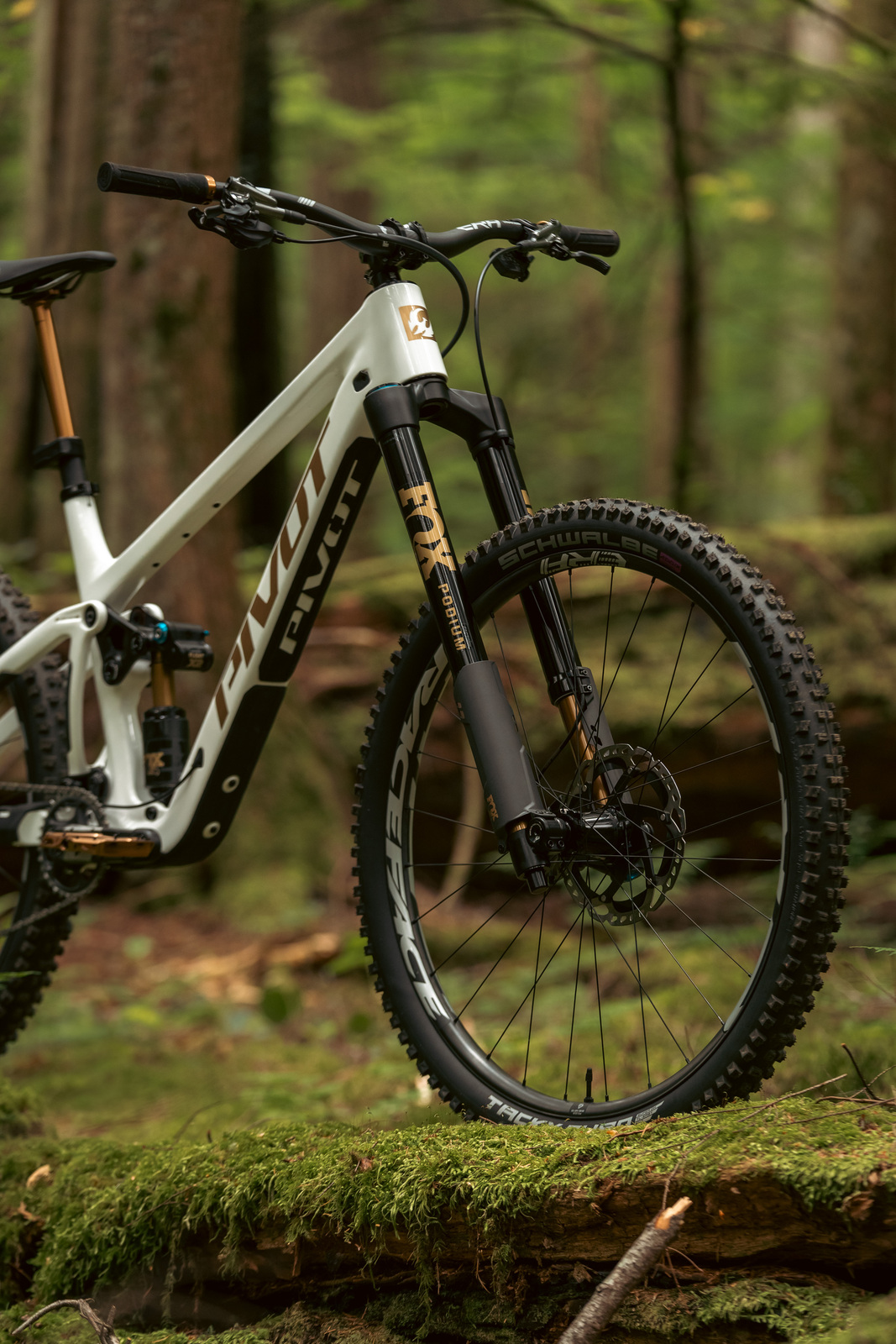 Novinka: FOX představuje upside down vidlici Podium - velký návrat 20 ...