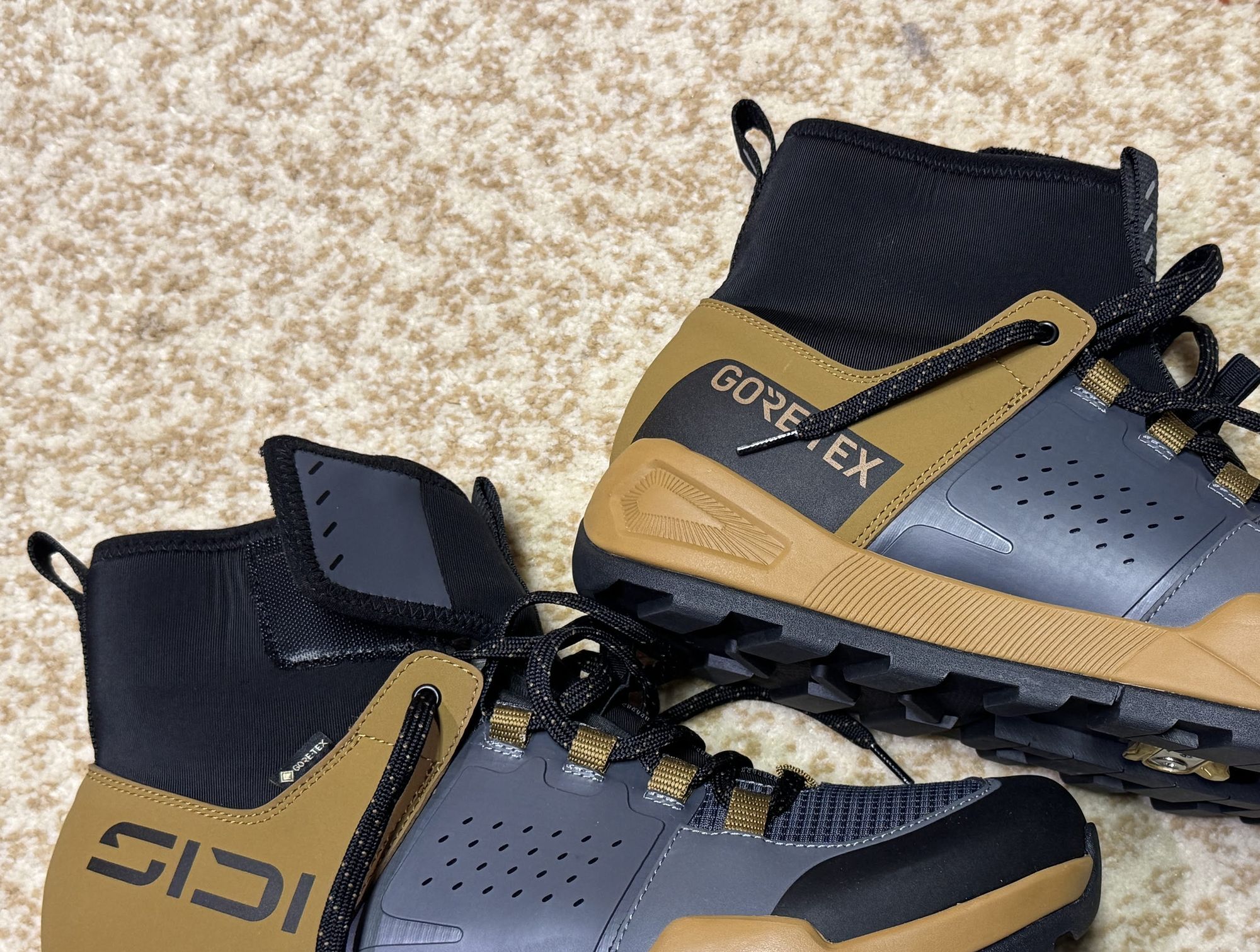 Test: zimní tretry SIDI Atomus MID GTX, silniční král do zimního terénu ...