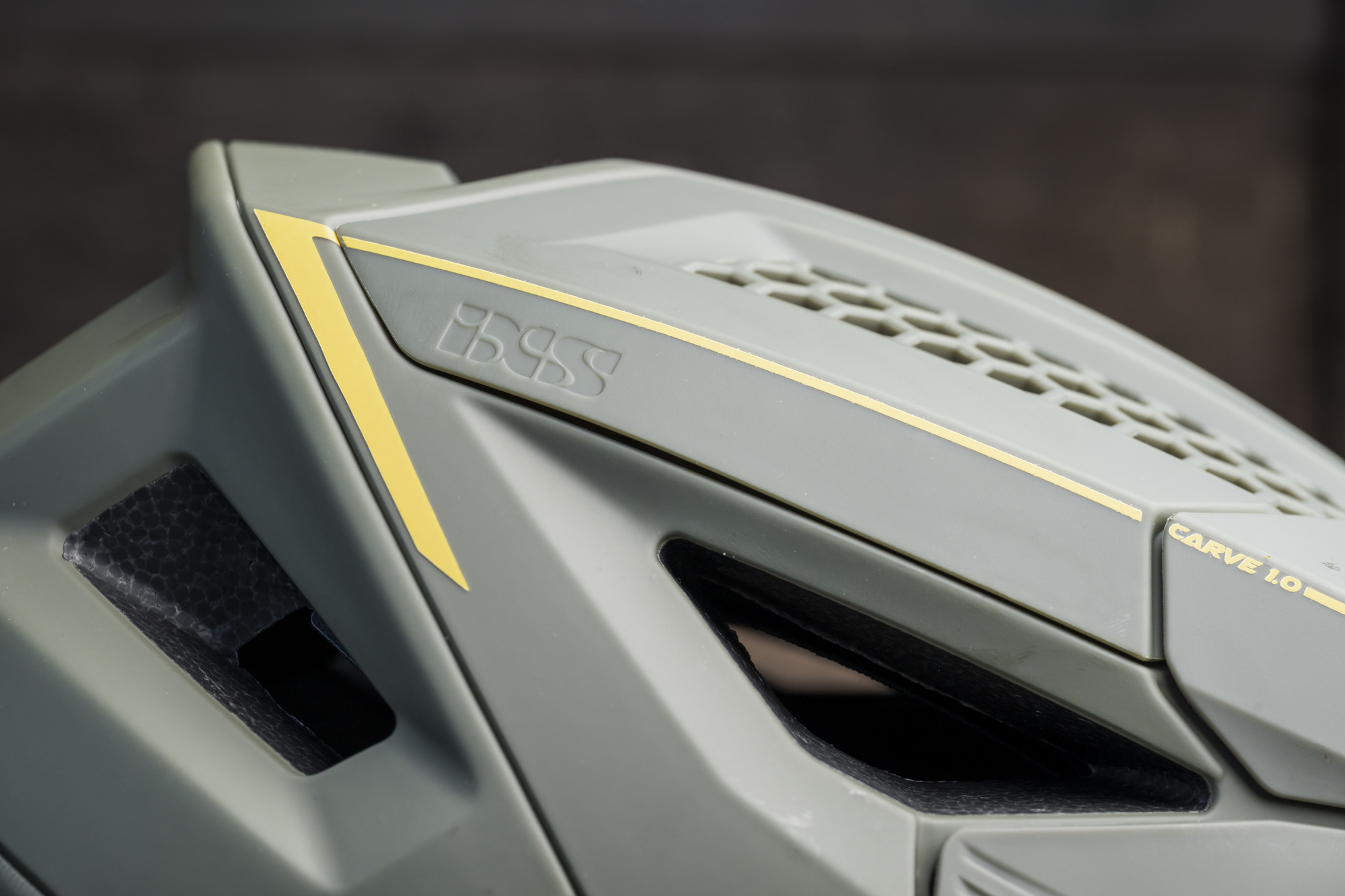 Test: přilba iXS Carve 1.0 MIPS - přichází s unikátní technologií, ale ...